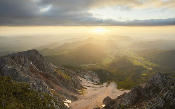 Walking in the Vienna Alps | Austria Direct